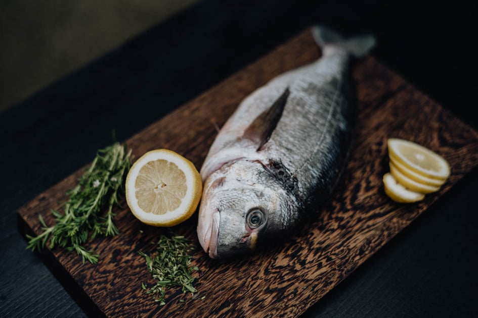 Die perfekte Dorade vom Grill | LUMA Delikatessen
