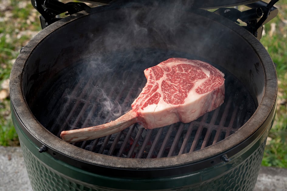 Tomahawk Steak kaufen bei LUMA Delikatessen